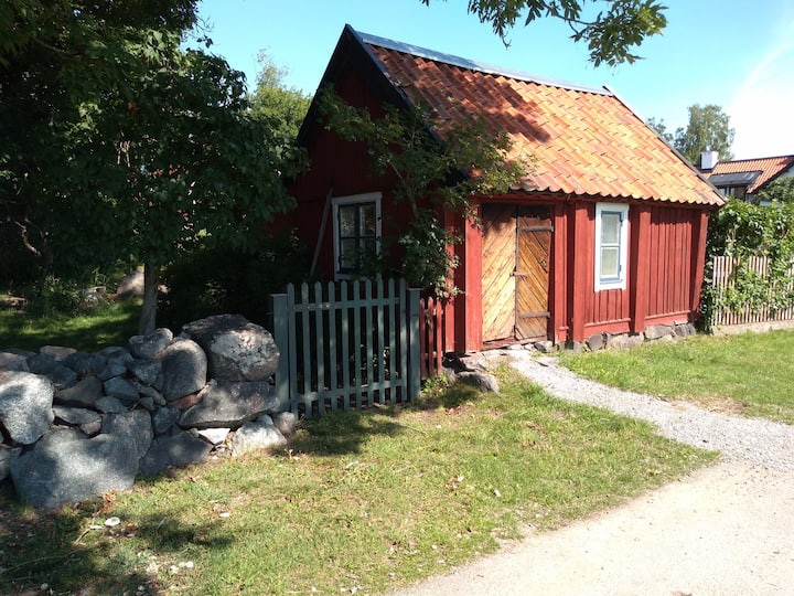 Historic Lake-front Cabin Near The Centre Sigtuna - Stockholms län