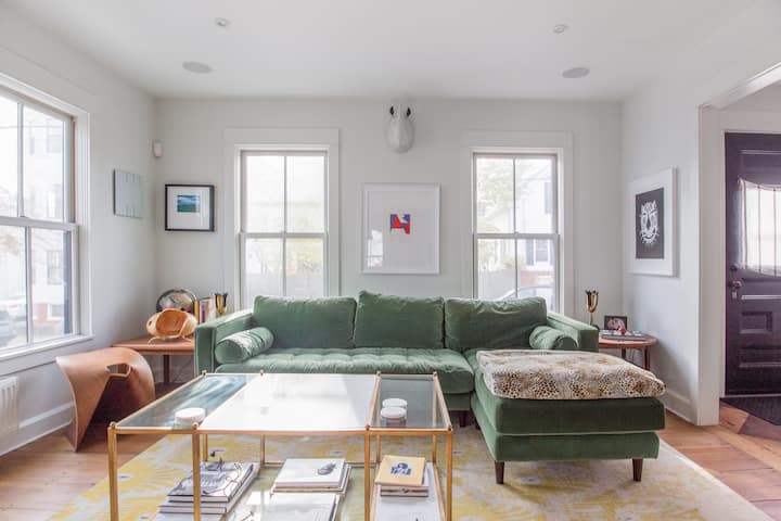 Visit Local Galleries From A Cozy House Filled With Art - Cape Elizabeth