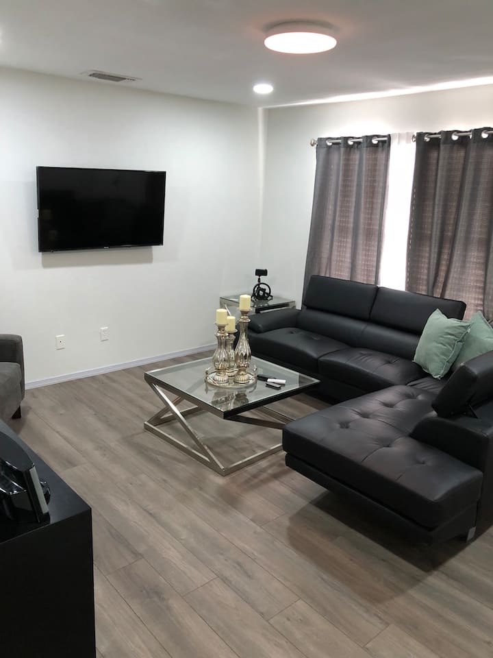 Mcallen /Pharr Modern Style Condo Great Location - Pharr, TX