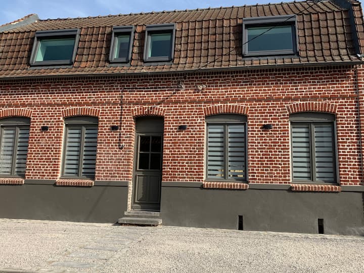 Maison Rénovée Avec Beaucoup De Charme - Lesquin