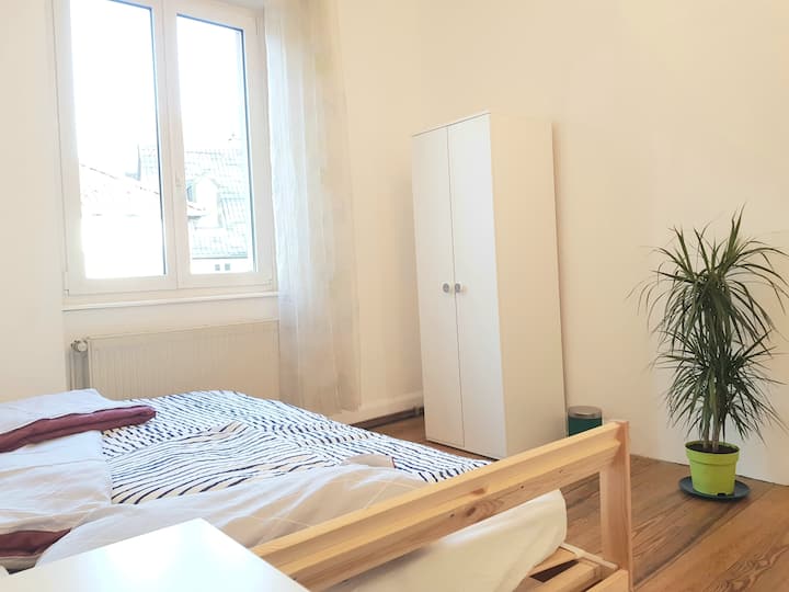 Zimmer1v3, Netter Altbau-berufstätigen-wg(led3) - Weingarten