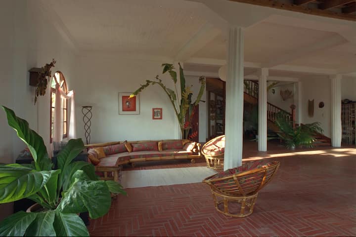 Pineapple Room - Tobago