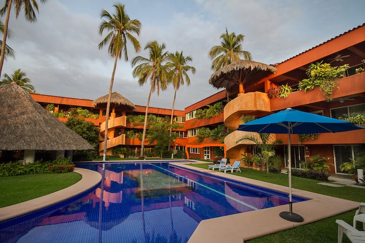 Affordable Oasis 5 Minute Walk White Sandy Beach - Zihuatanejo