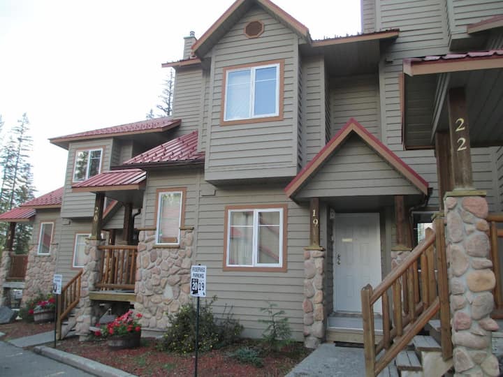Stone Creek Ski In Condo Fernie Alpine Resort! - Fernie