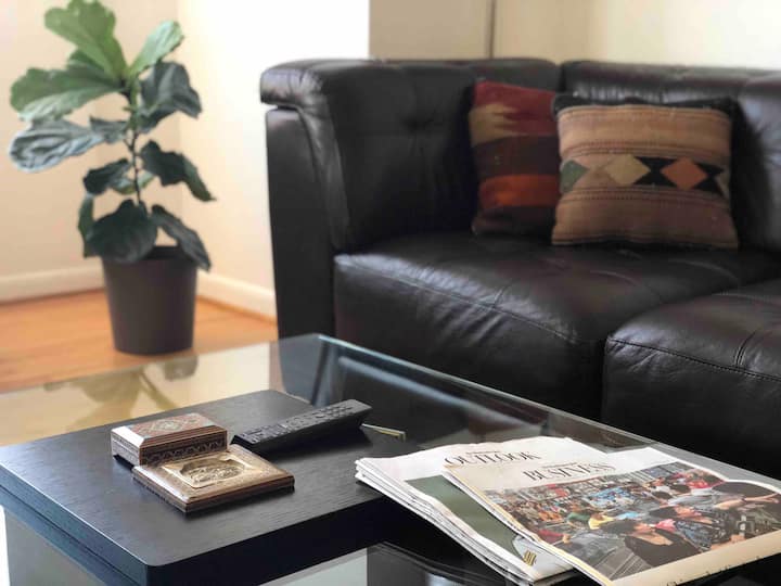 Hip Dc Condo Steps Away From U St / Meridian Park - Washington, DC