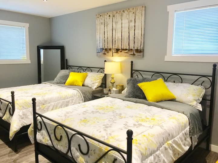 Stylish Private Suite Close To Downtown & Hospital - Prince George