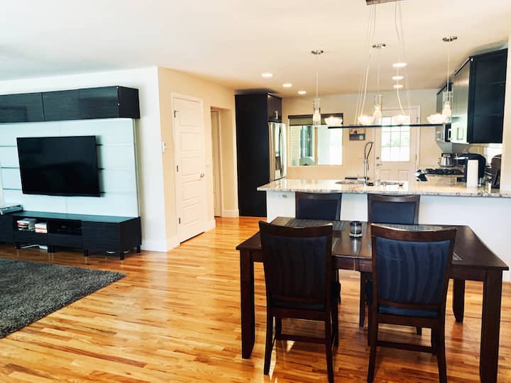 Updated Hilltop Gem - Entire Home - Denver