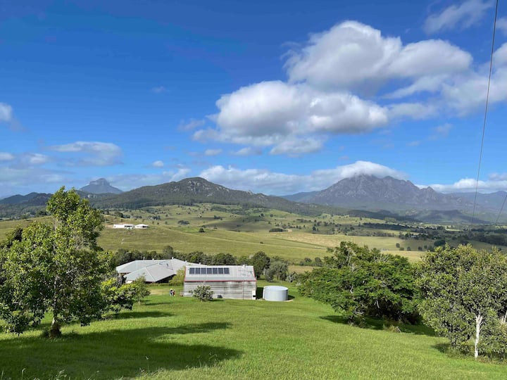 Relaxed Family Retreat With Magical Mountain Views - Rathdowney