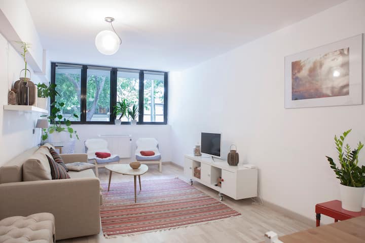 Miks Spacious 1 Bedroom Apartment Near The Beach - Badalona