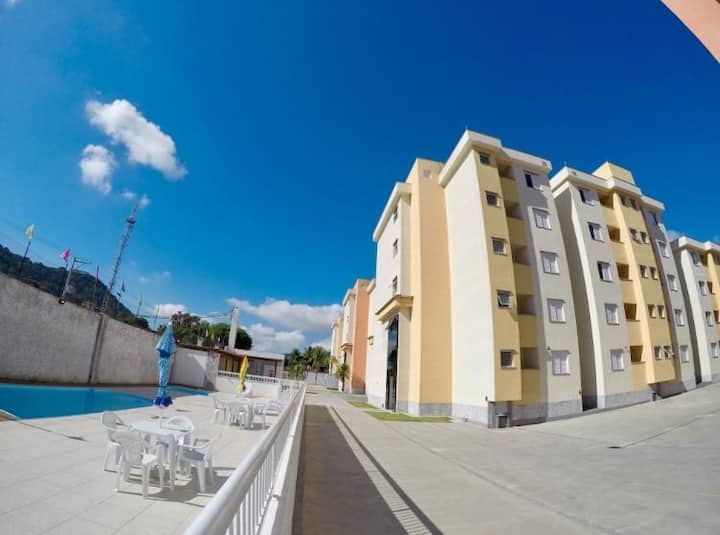 Apto De 02 Quartos , Com Piscina E Churrasqueira - Ubatuba