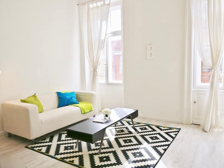 Bright And Cozy ☀️ City Center Apt With A View - Budapest