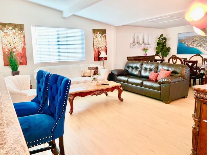 Charming Home Near Disneyland - Anaheim