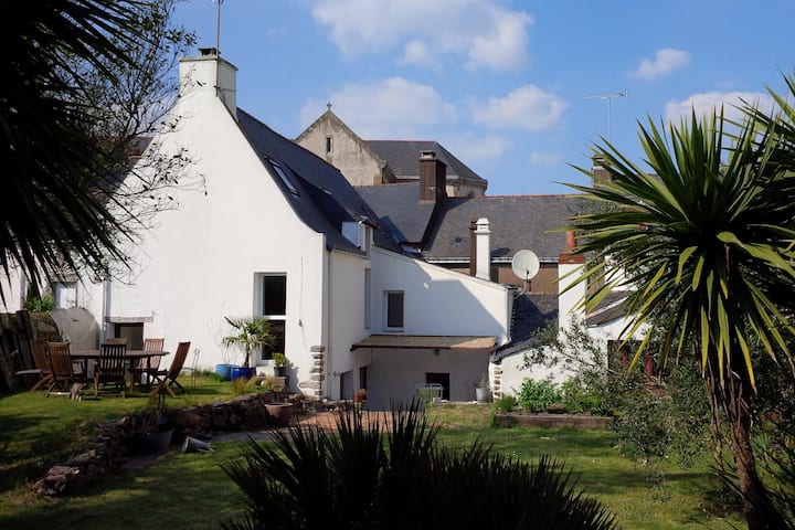Maison De Caractère Avec Jardin Exposé Sud - Ranska
