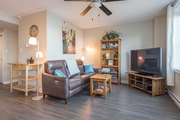 Oceanview Condo With Parking, Indoor Pool & Gym. - Nova Scotia
