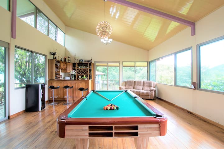 The Lake Ranch With Beautiful Animals - La Fortuna