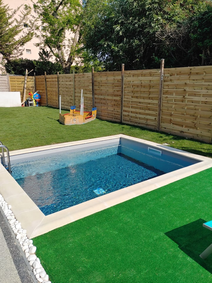 Agréable Maison Familiale Avec Piscine Et Jardin - Meyzieu