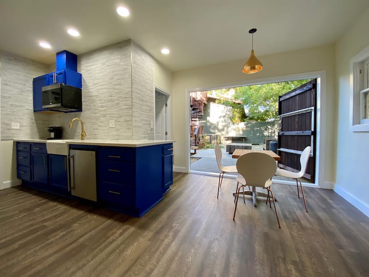 Blue Studio On Van Ness In The Tower District - Fresno, CA