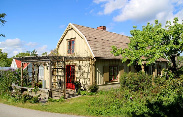 Drömmen 
Bo I Magiskt Hus Med Anor Från 1700-talet - Kalmar län