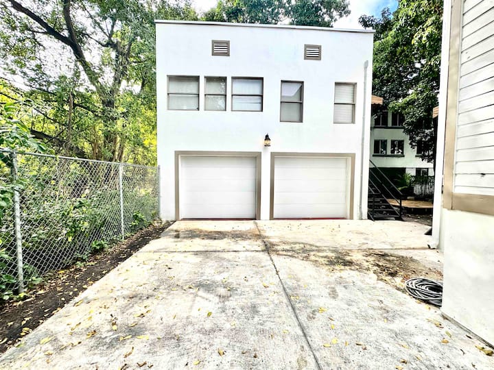 Cozy Guest House Near Brickell, Wynwood, Downtown - Miami, FL