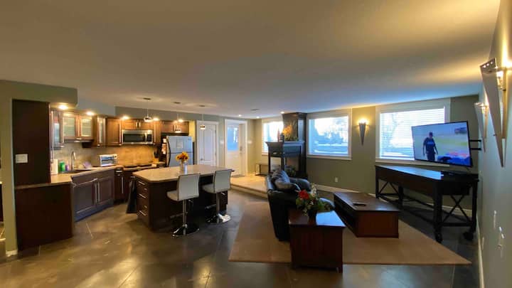 Welling Vacation Rentals & Homes - Alberta, Canada | Airbnb