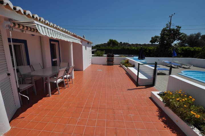 Pequena Casa,3 Quartos,6 Pessoas,piscina Privativa - Silves
