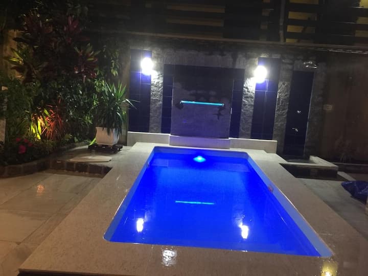 Casa De Alto Padrão Em Frente Da Praia Com Piscina - Paraty