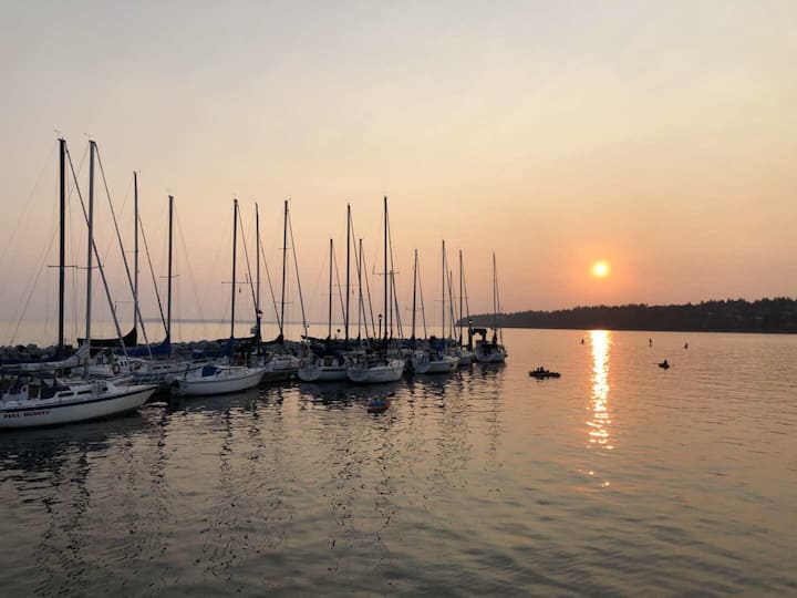 South Surrey Furnished 3br-perfect For Long Stay - White Rock