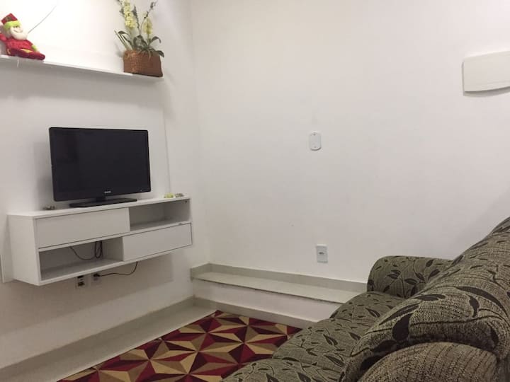 Apartamento Próximo à Praia ((Valor Até 5 Pessoas) - Cabo Frio