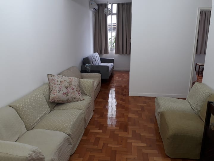 One Bedroom Apartment In Prime Neighborhood - Ipanema