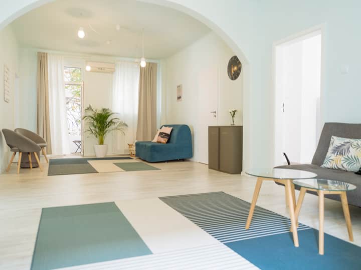 Spacious & Quiet | City Center | 2br Apartment - Bukarest