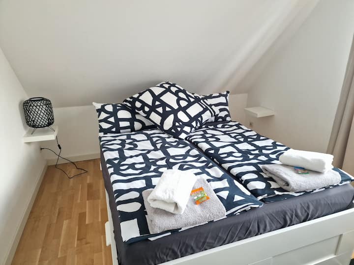 Cozy Clean Characteristic Room - Berlin