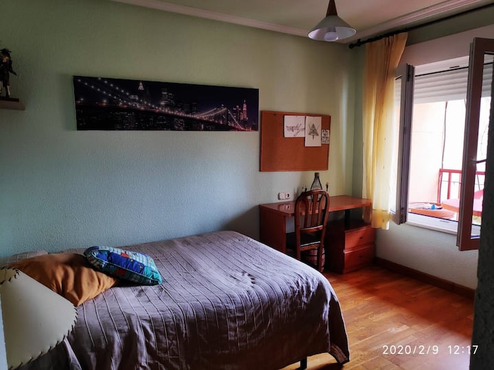 Habitación Luminosa Amplia Cama - Salamanca, España