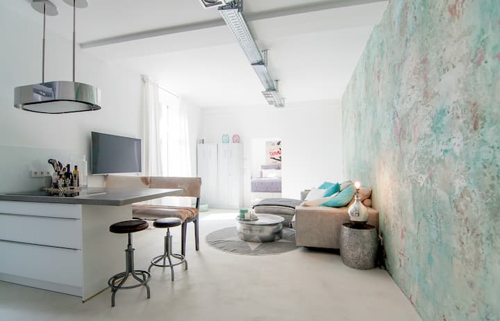 Stylish 2 Br Loft - Quiet & Centrally Located - 뒤셀도르프