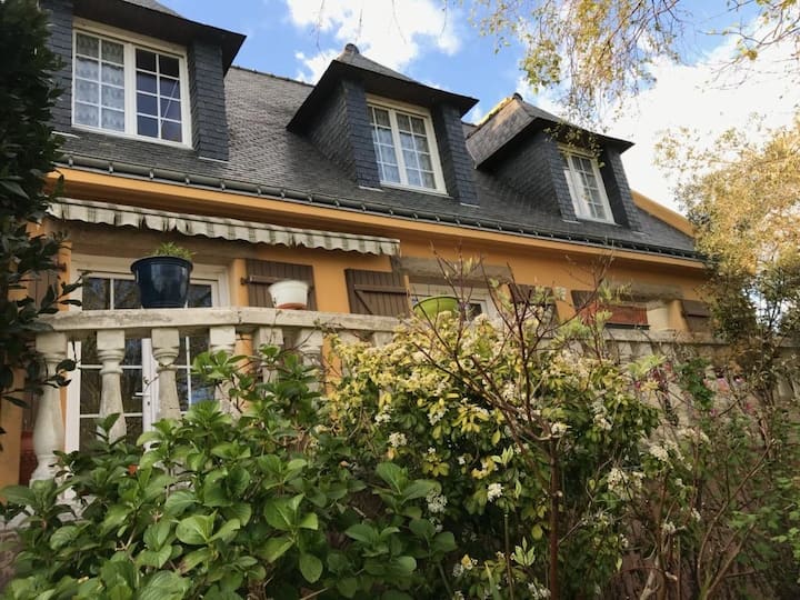 Belle Maison Familiale. Superbe Plage à Pied - Plage de Locmaria