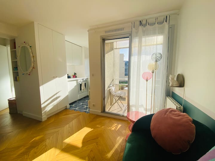 Paris 9, Opéra-pigalle, Super Logement Avec Balcon - Paris