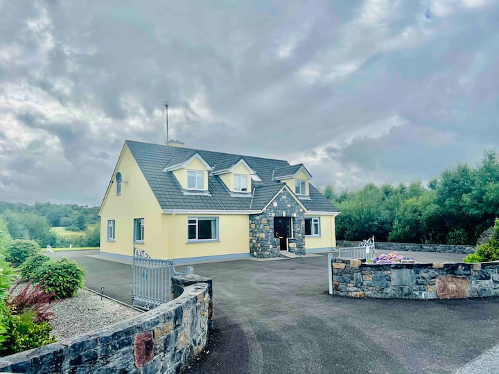 4 Bed House Oughterard Connemara - County Galway