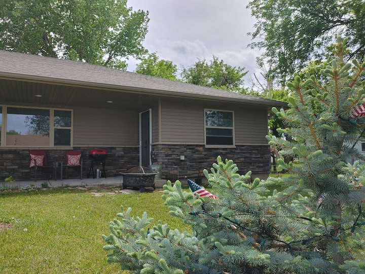 Private Suite
• King Bed •
Pets Ok*
No Extra Fee$ - Cody, WY