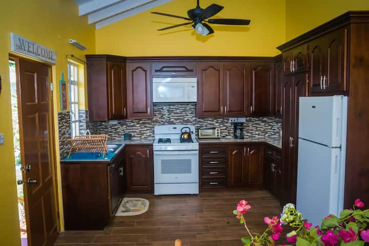 Lakay Mwen (My Home) - Quiet & Sunny W/ King Bed!! - Sainte-Lucie