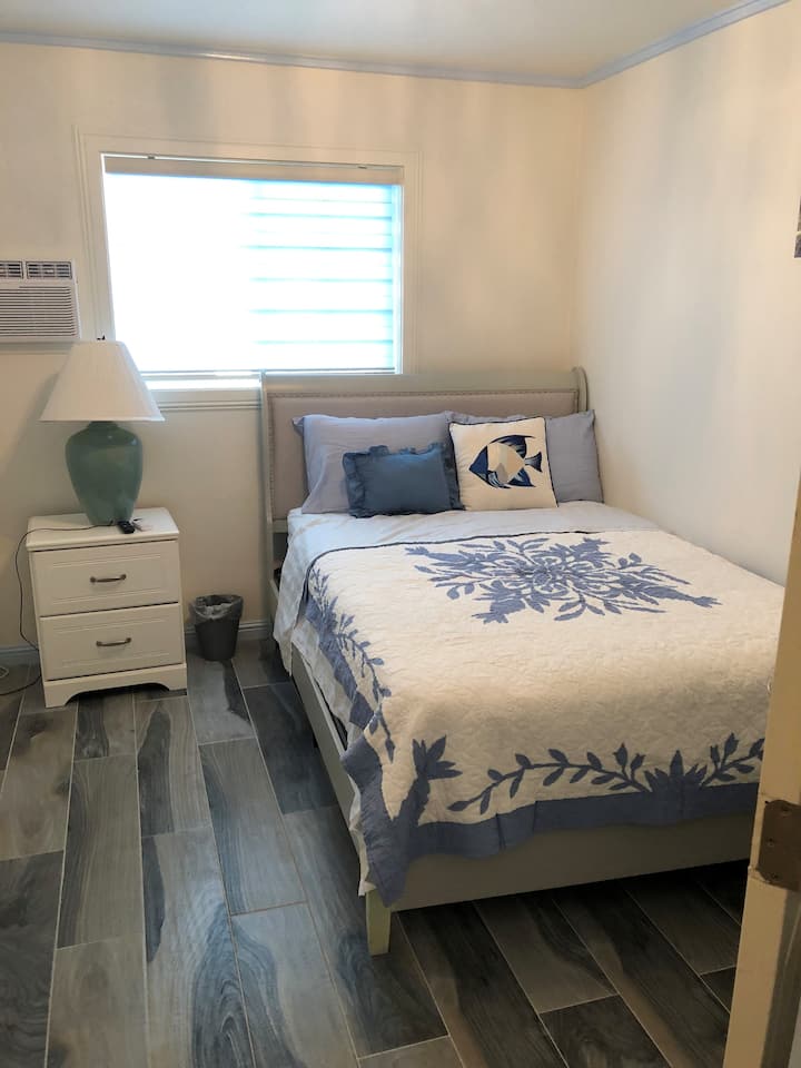 Hidden Gem In Paradise! Unit B - 30 Day Minimum - Honolulu, HI