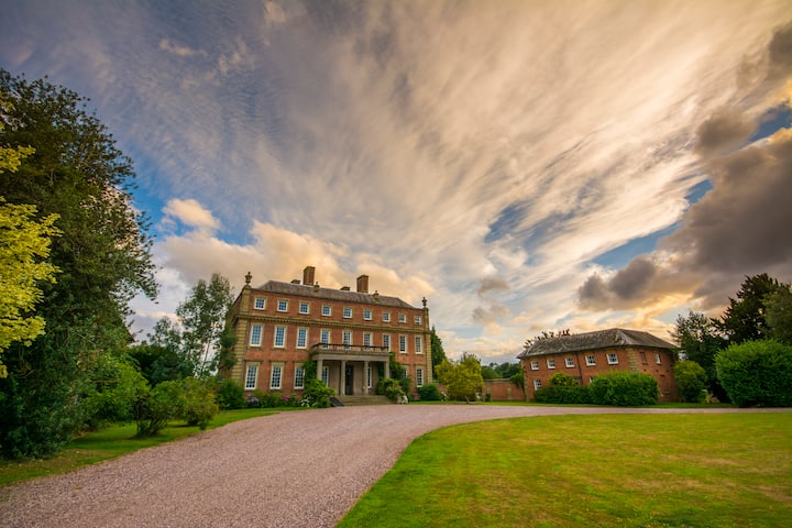 Davenport House, Shropshire 8 Bedrooms - Bridgnorth