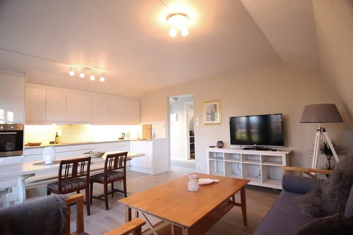 Large Guest Suite With Garden And Easy Parking. - Moss