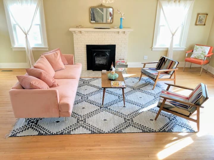 Charming & Spacious Home - Perfect For Travel Rns - Lincoln, NE