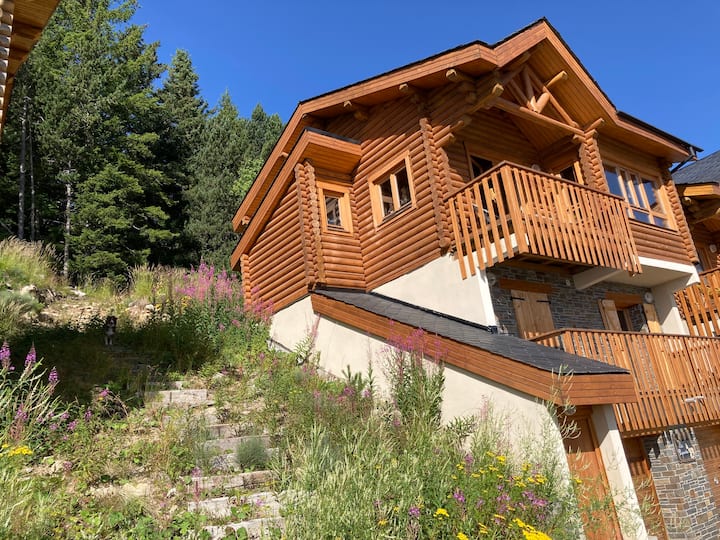 Chalet Tout En Rondin De Bois Pyrénées 2000 - Bolquère