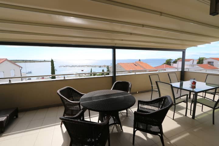 Kristal Paris Luxury Apartment 1 - Novalja