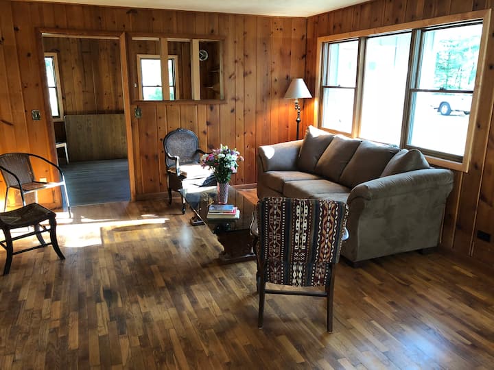 Large Close To Interlochen Academy 4 Br+ Home - Interlochen, MI