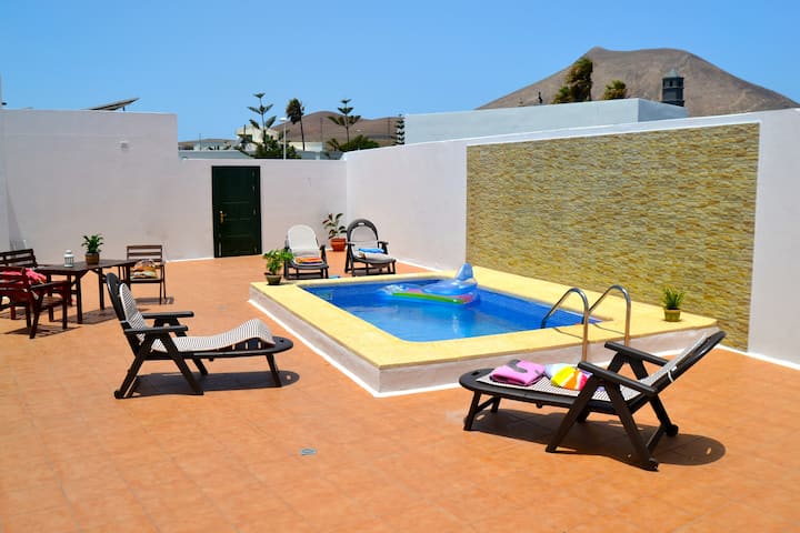 Casa De Campo Espaciosa  Tranquila - 蘭薩羅特島