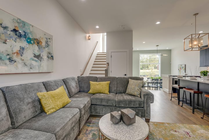 Walk To 12 South + Gulch | Luxury Stay W/ Parking! - Nashville, TN