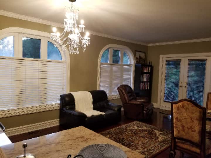 Delux Mansion Apt.vaughan/gta/bus./vacation/wedd - Bolton, ON, Canada