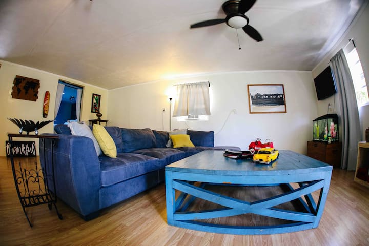 Cozy Main Street Hideaway - Clearwater, FL