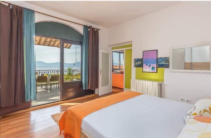 Apartman (4+2),klima,wi-fi,sobe,kuhinja, Kupaona - Drvenik